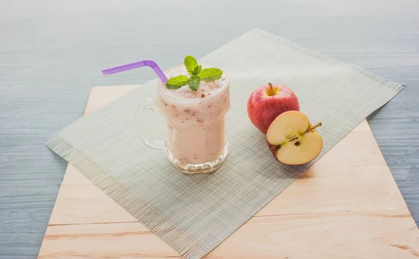 Smoothie office desk Stock Photos, Royalty Free Smoothie office desk Images | Depositphotos