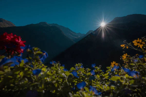 산 및 sun Stock Photos, Royalty Free 산 및 sun Images | Depositphotos