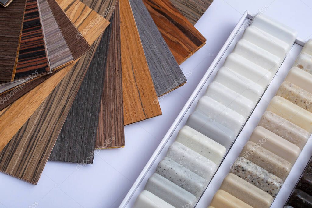 Muestras de granito natural, mármol, piedra de cuarzo, encimeras y una ...