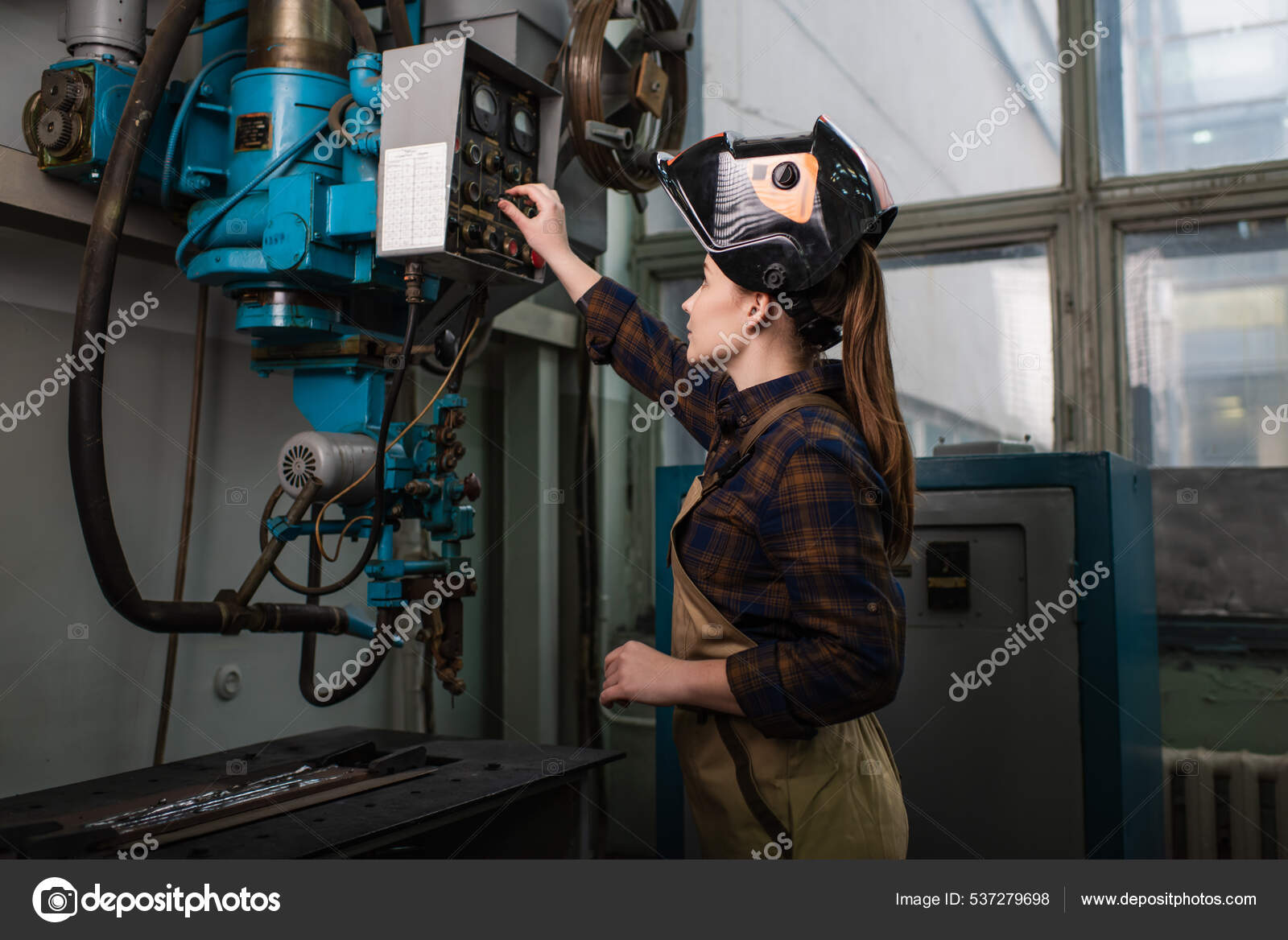 Side View Welder Working Welding Machine Factory — Stock Photo ...