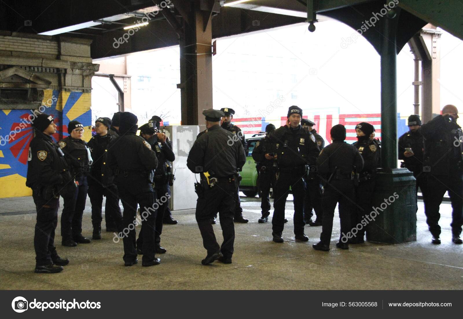 Polícia Patrulha Centro Comando Criado Harlem Para Combater Crime Tiros ...