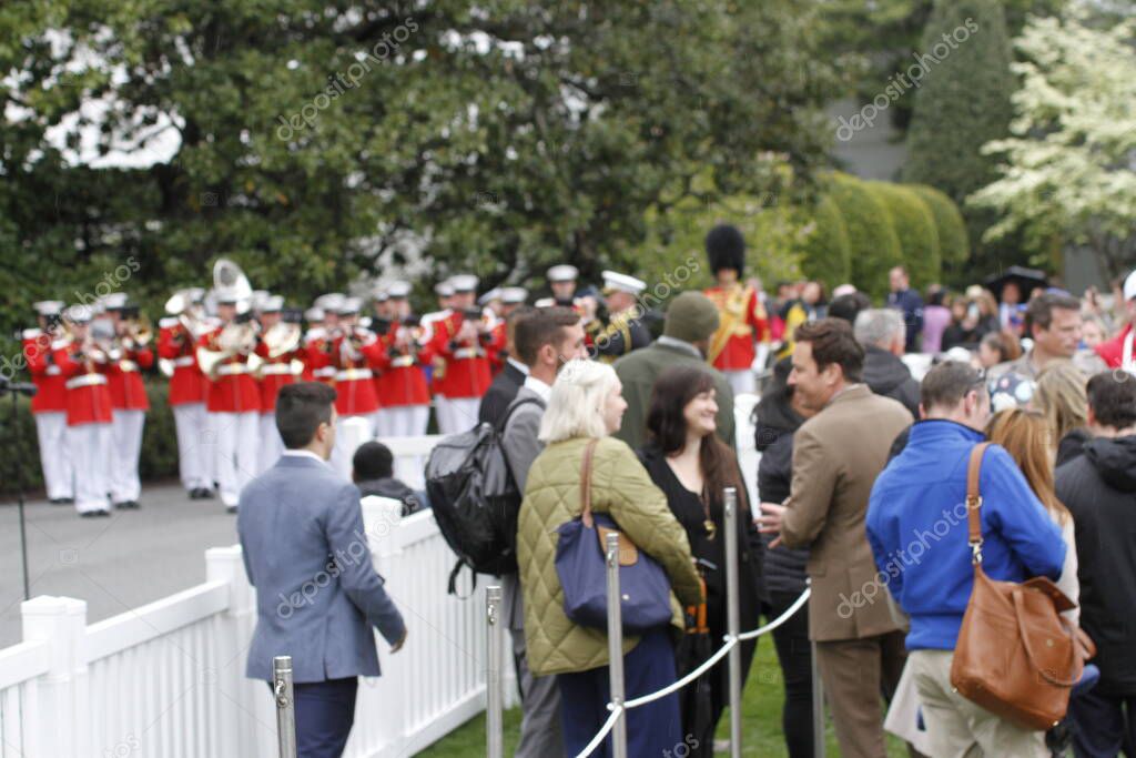 Jimmy Fallon y Sofia Carson en 2022 White House Easter Egg Roll. 18 de ...