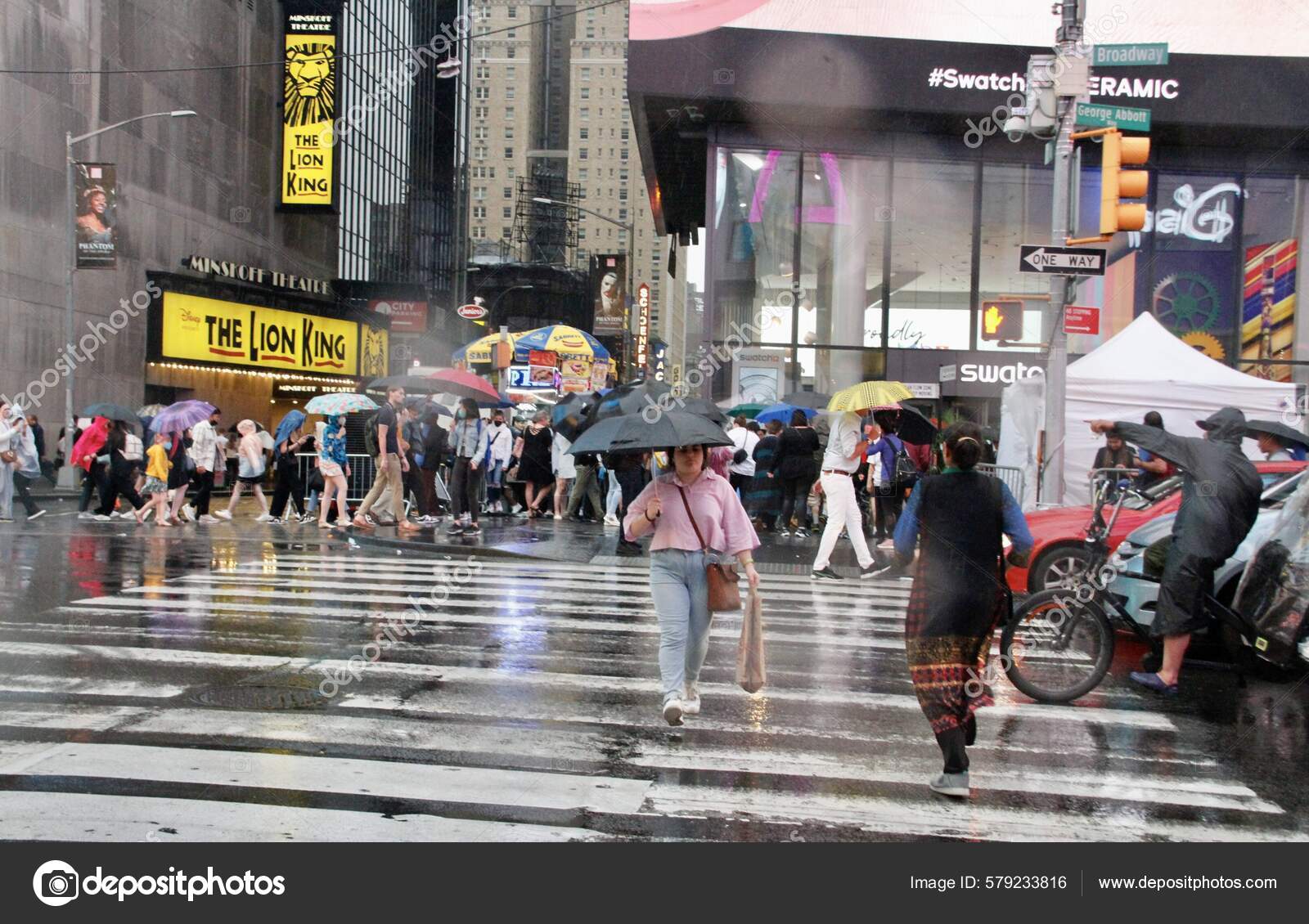New Yorkers Rainfall Times Square June 2022 New York Usa — Stock ... New Yorkers Rainfall Times Square June 2022 New York Usa — Stock ...