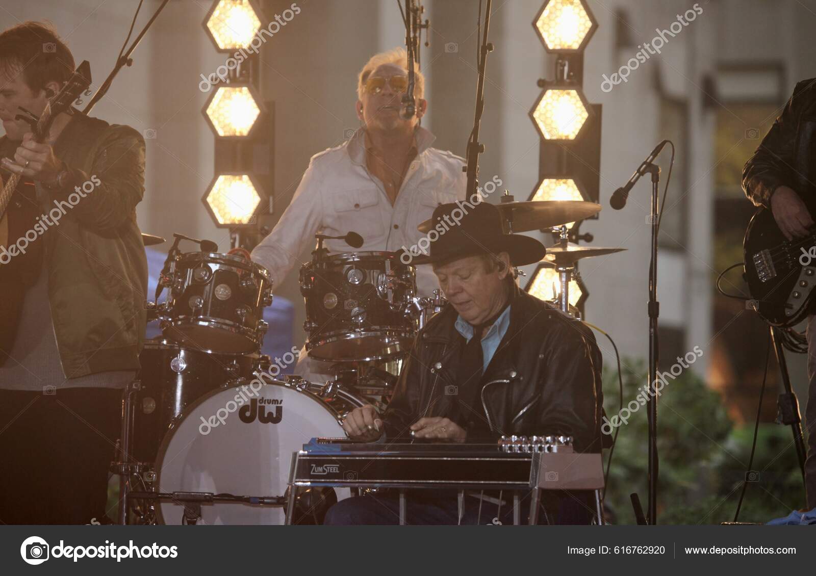 Wynonna Judd Performs Live Nbc Today Show Rockefeller Plaza October ...