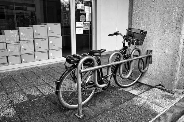 Rcz bike shop fotos de stock, imágenes de Rcz bike shop sin royalties ...