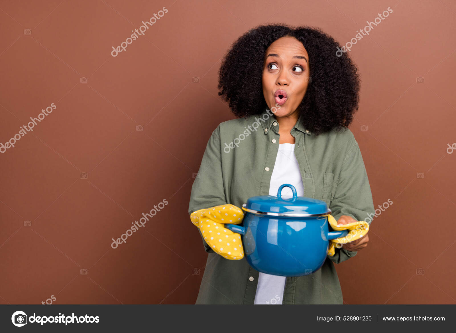 Photo Of Impressed Brunette Millennial Lady Cook Meal Look Promo Wear