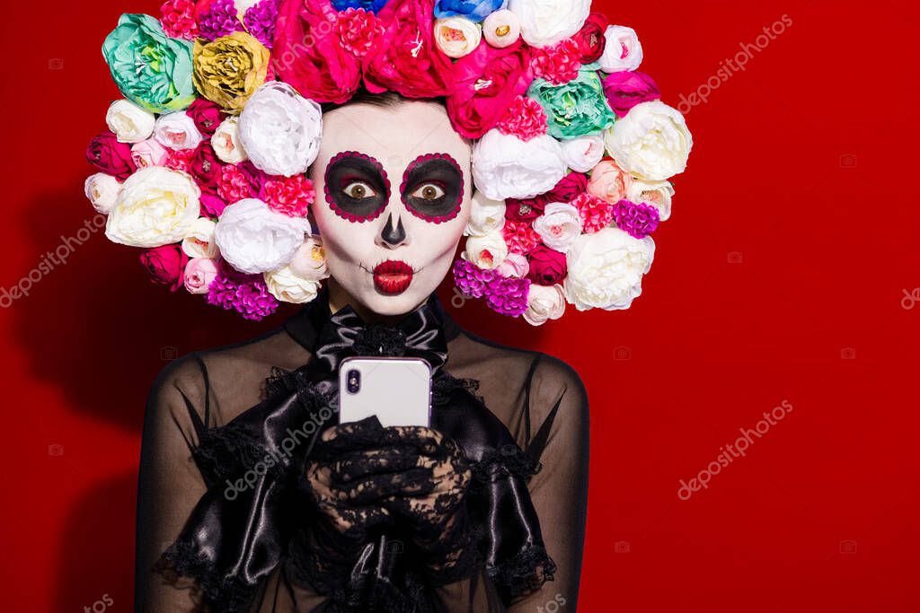 Foto novia muerta demonio dama enviar beso folklore religión cara ...