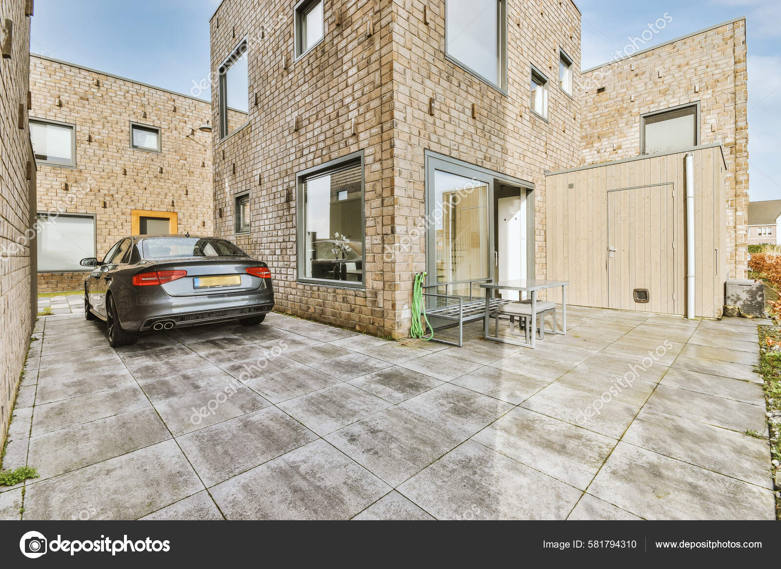 Neat Paved Patio Sitting Area Small Garden Wooden Fence — Stock Photo ...
