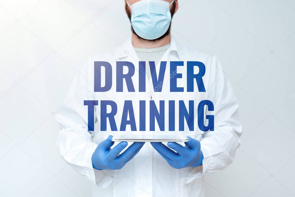 Letrero de escritura a mano Driver Training. Concepto que significa ...
