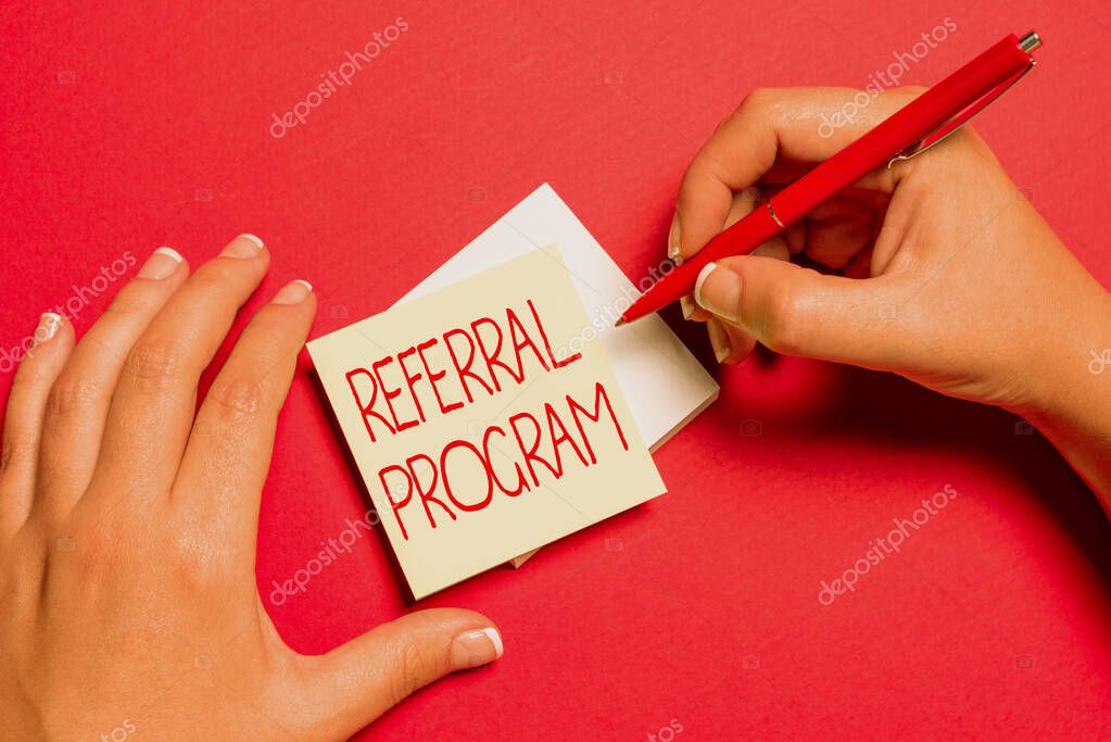 Texto que presenta el Programa de Referencia. Enfoque empresarial Método de reclutamiento ...