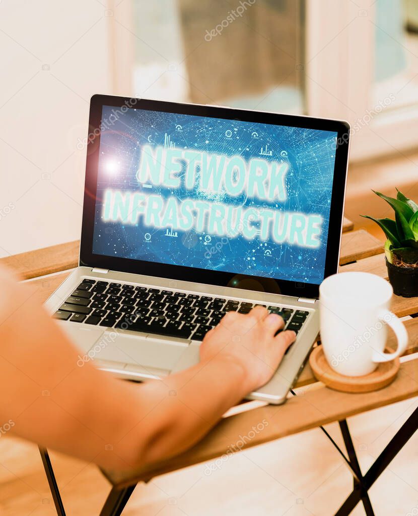 Señal de escritura manual Infraestructura de red. Palabra escrita en ...