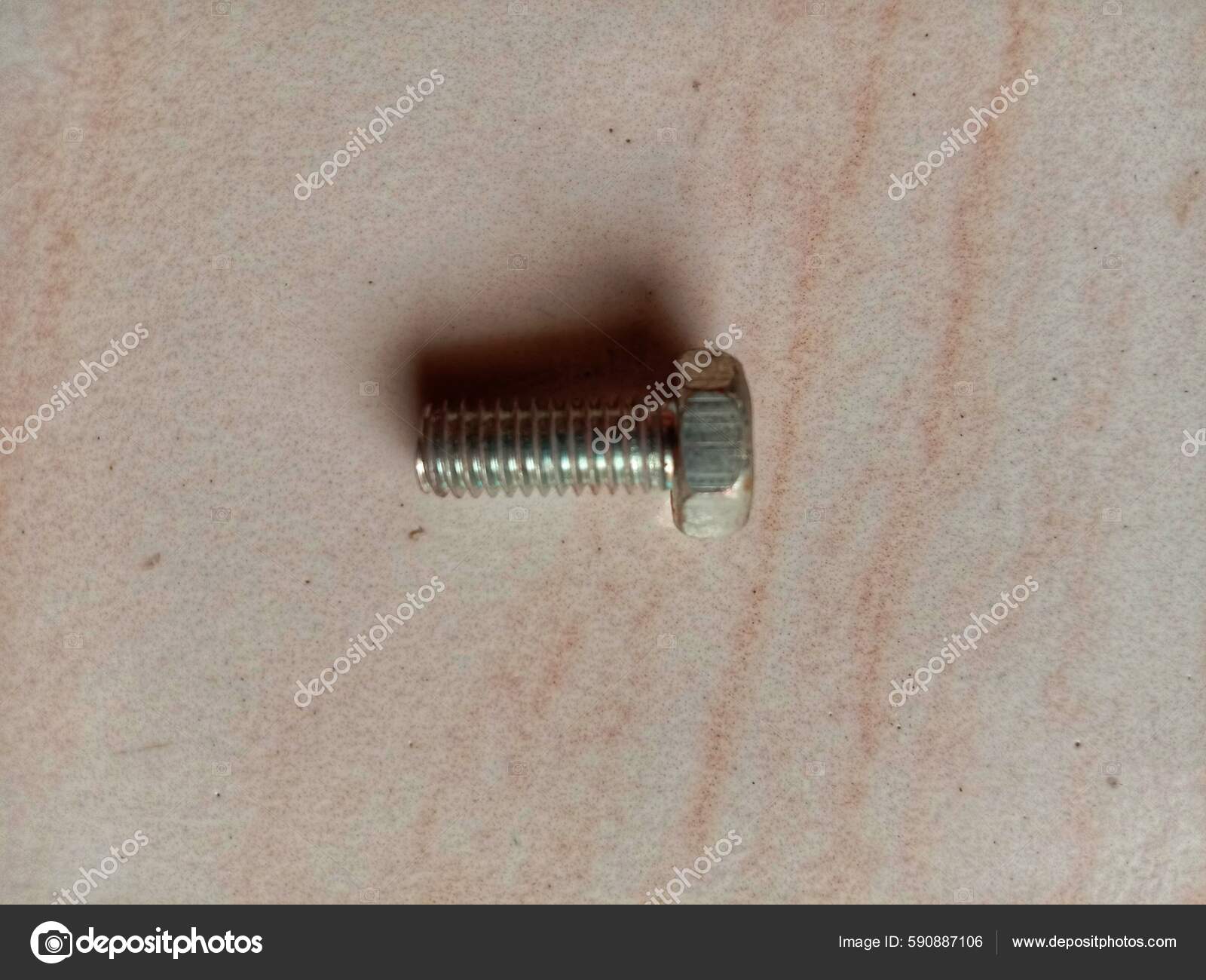 White Screw White Paper — Foto de stock #590887106 © yogapratamaa