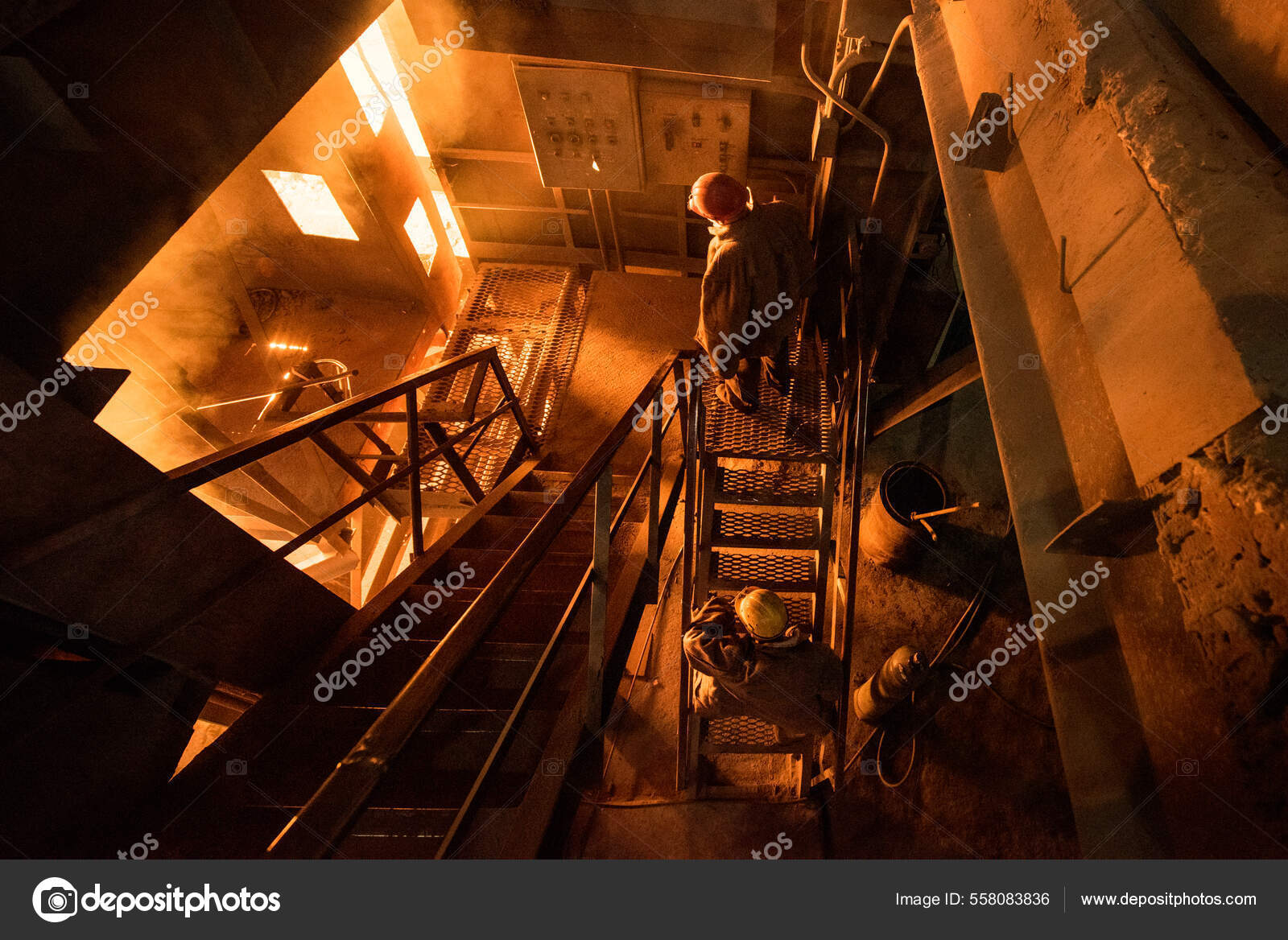 Steelworkers Work Working Arc Furnace Stock Photo by ©shestakov15 558083836