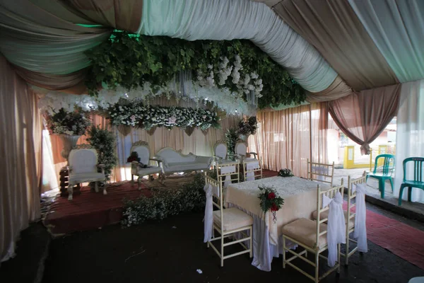 Inside marquee Stock Photos, Royalty Free Inside marquee Images ...