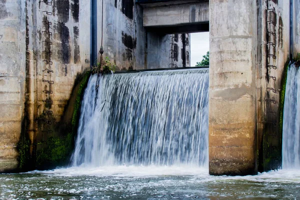 Compuertas inundables Stock Photos, Royalty Free Compuertas inundables ...