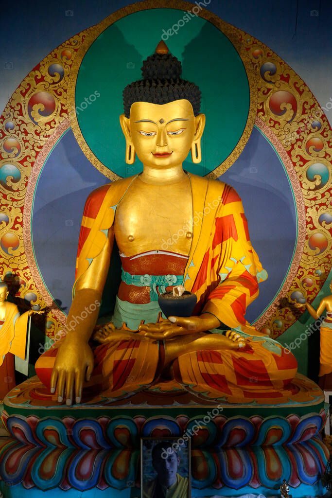 Templo de los Mil Budas. Congregación Dashang Kagyu Ling. Shakyamuni ...