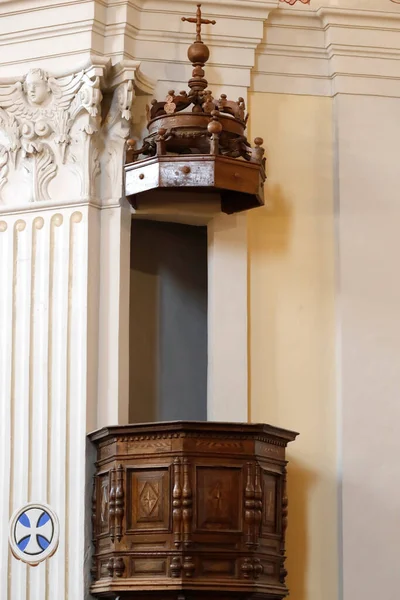 Pastor pulpit Stock Photos, Royalty Free Pastor pulpit Images ...