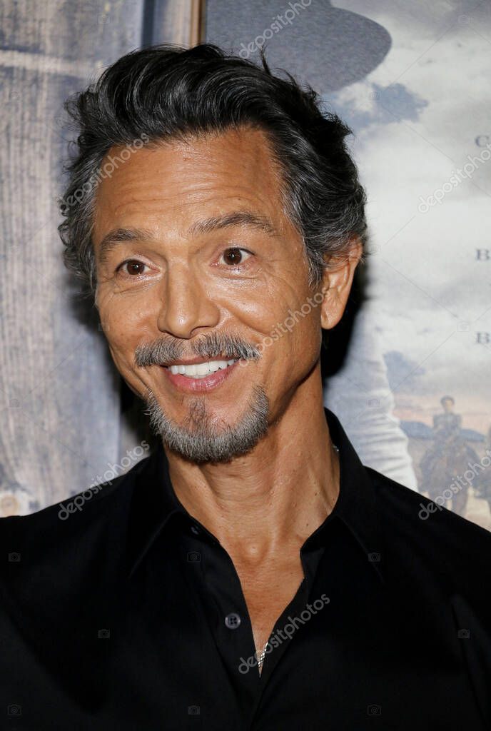 Benjamin Bratt en el estreno en Los Ángeles de 'Dead For A Dollar ...