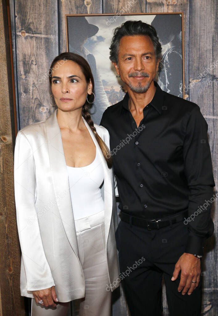 Benjamin Bratt y Talisa Soto en el estreno en Los ngeles de 'Dead For A Dollar' celebrado en el ...