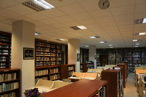 Biblioteca multimedia Stock Photos, Royalty Free Biblioteca multimedia ...