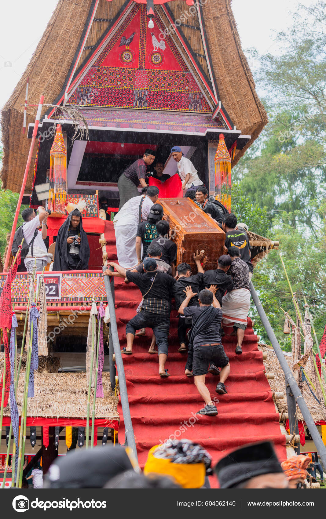 Indonesia June 2022 Casket Carried Stairs Preside Funeral Festival ...