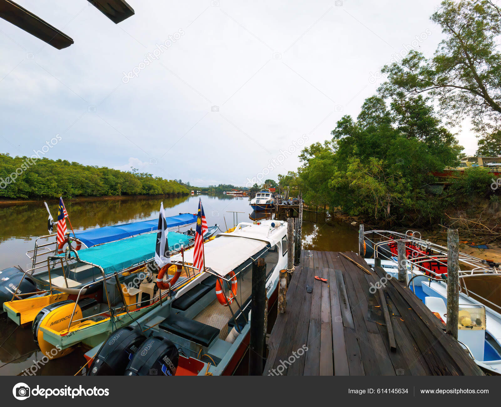 Redang Malaysia May 2022 Tourist Boats Jetty — Stock Photo © ellinnur ...