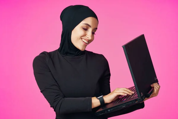 Hijab girl computer Stock Photos, Royalty Free Hijab girl computer ...