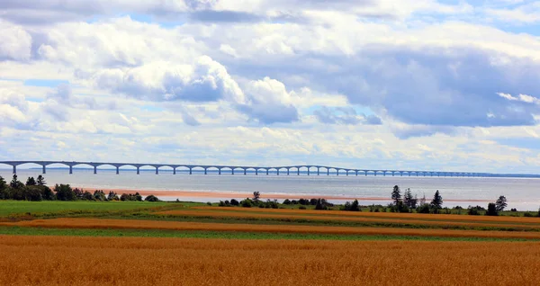 BORDEN CARLETON PRINCE EDWARD ISLAND 08 23 2022: Puente de la ...