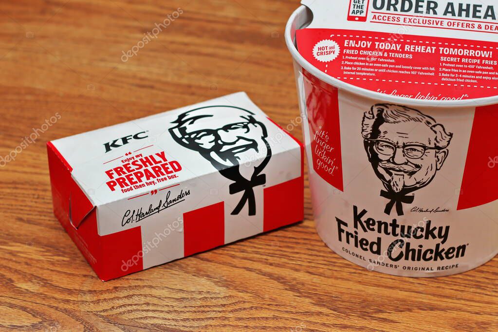 WASHINGTON, USA - JUNIO, 01 2022: Kentucky Fried Chicken Fly Chicken ...