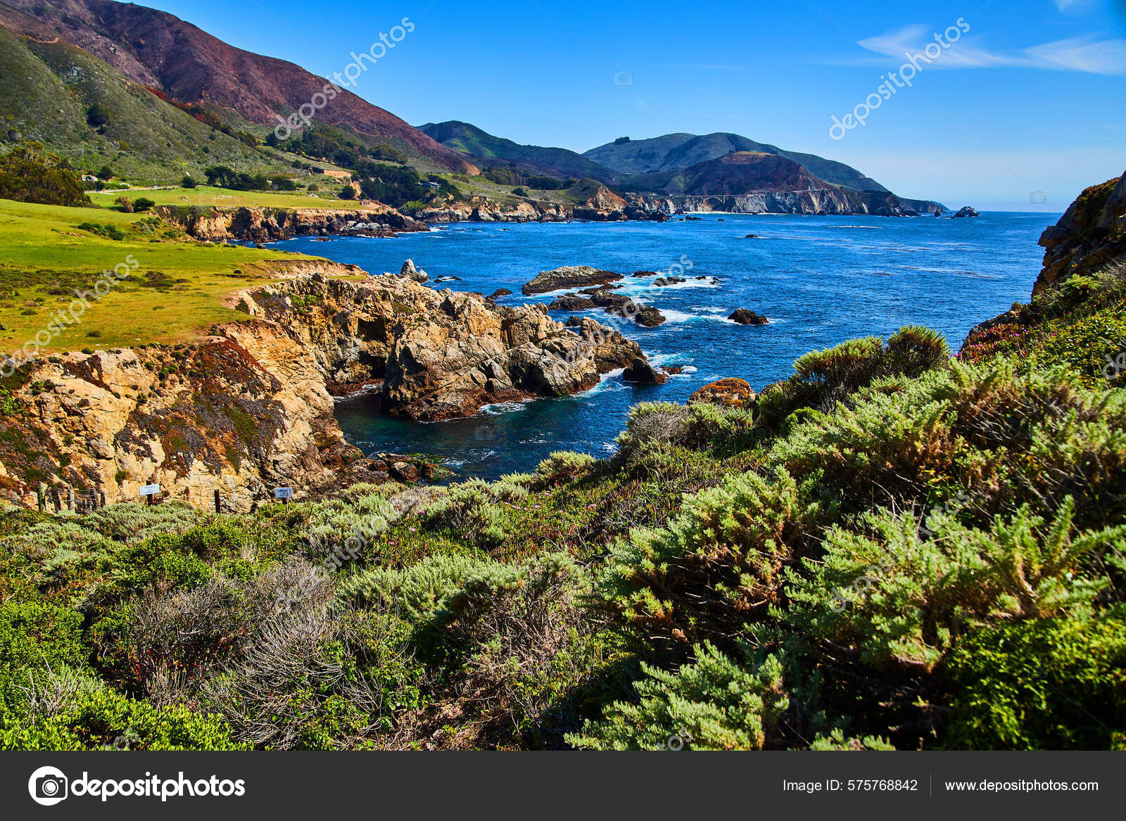 Image Stunning Spring Landscape Cliffs Next West Coast Ocean — Stock ...