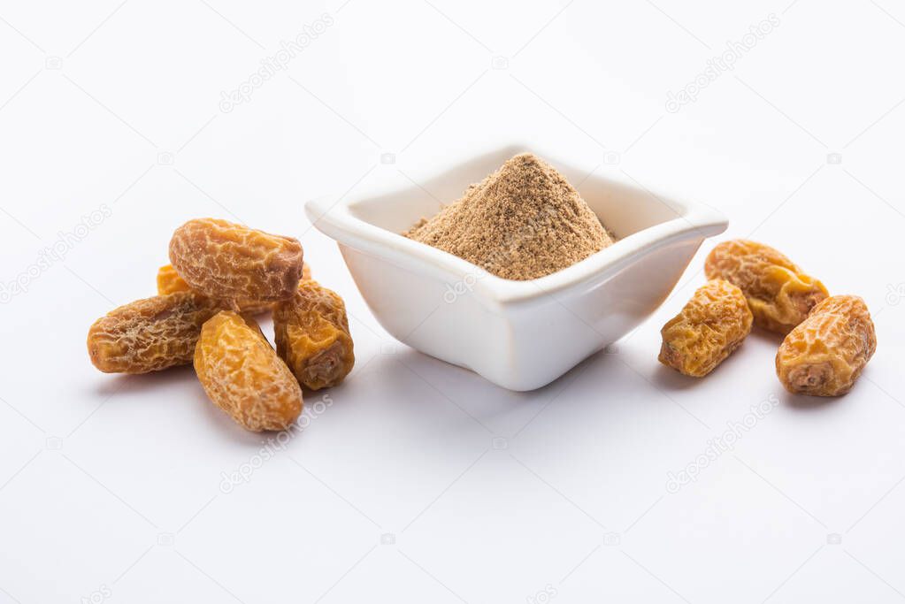 Fechas en polvo compuestas de khajoor o kharik secos 2024