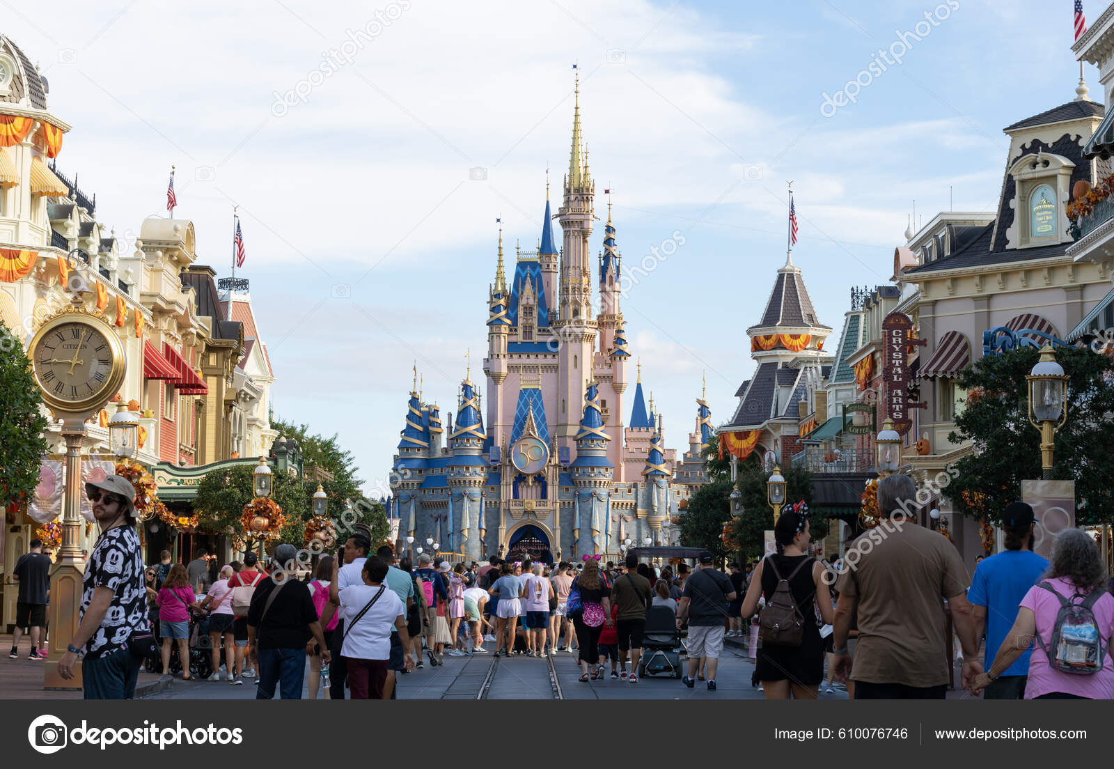 Bay Lake Usa September 2022 Roadside View Tourists Walking Main — Stock Editorial Photo © vijay ...