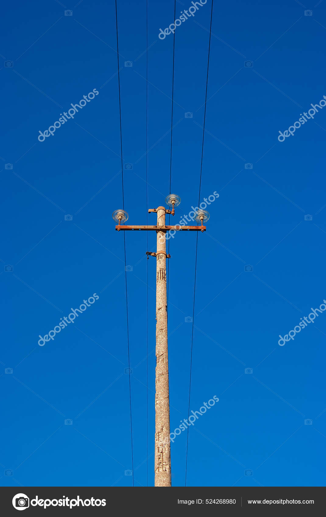 Electricidad Pasado Pilón Muy Viejo Con Cables Cables Contra Cielo ...