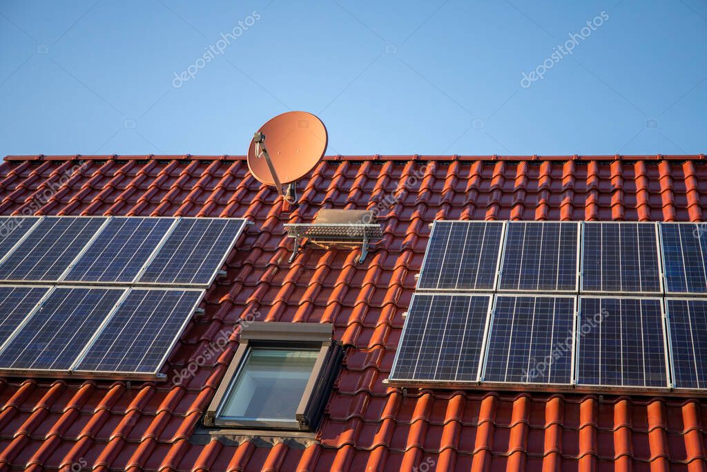 Sistema fotovoltaico en el techo de teja roja, versión antigua de 2005 ...