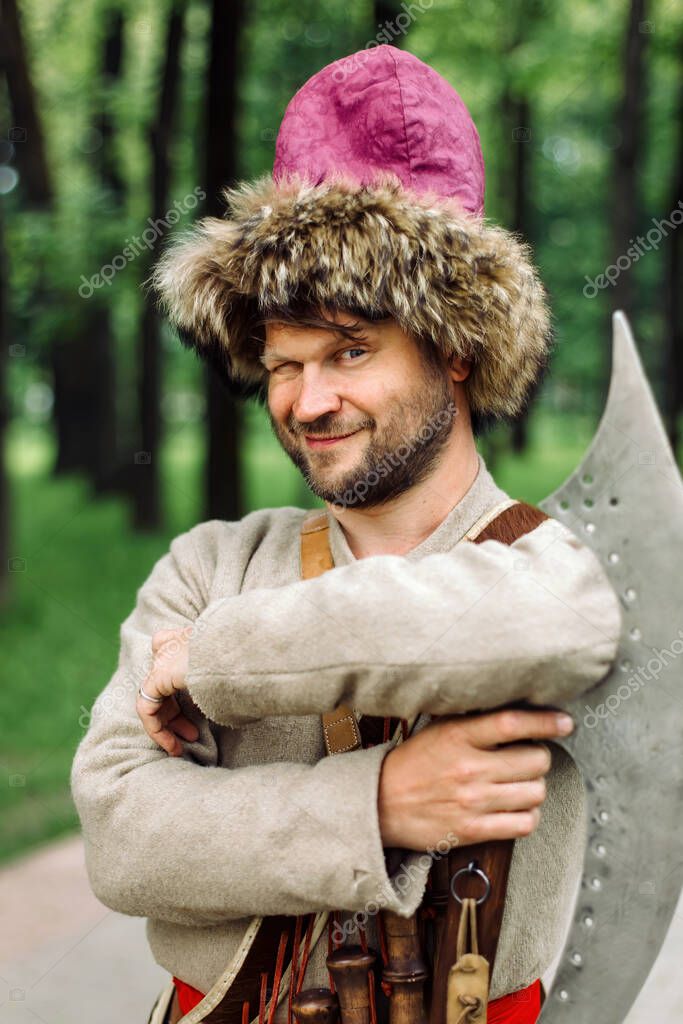 Cosaco de la ciudad 1ª mitad del siglo XVII. En un caftán, un sombrero ...