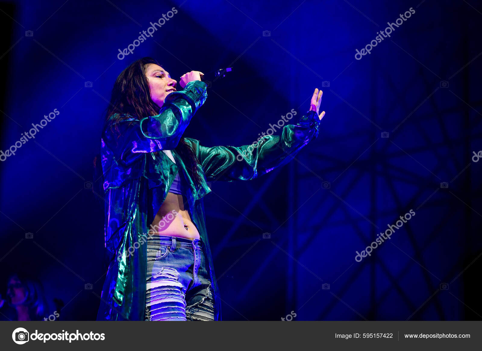 Elisa Performing Singing Stage Italian Singer Music Concert Elisa Back ...