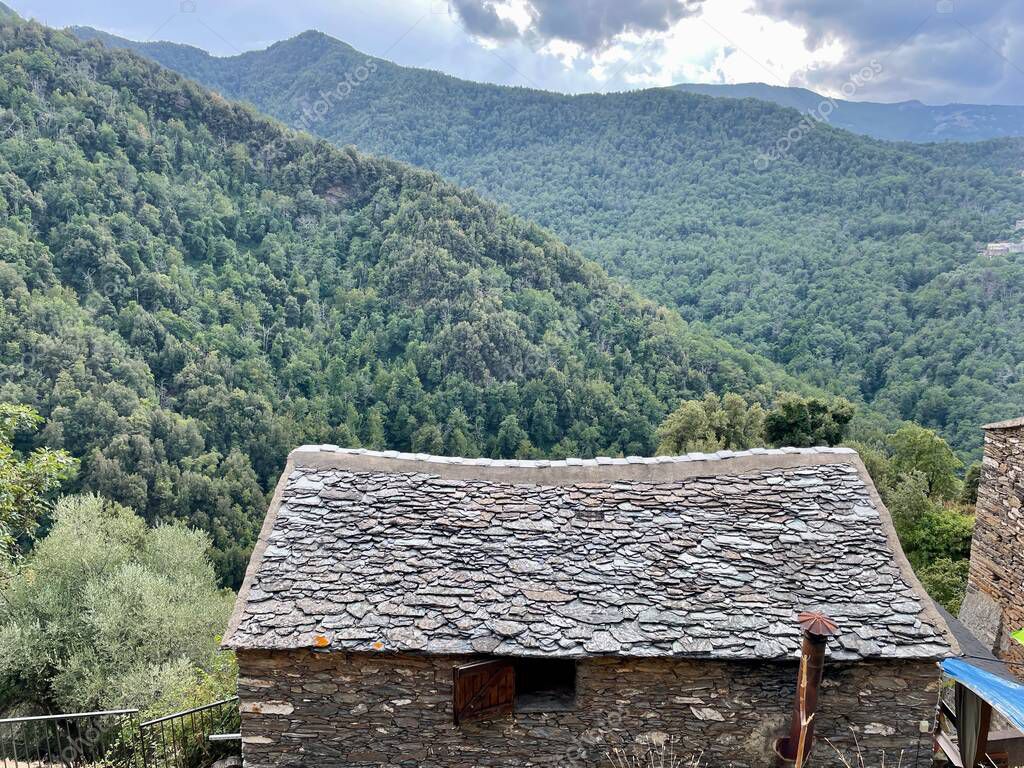 Corsican stone house with stone roof in Monacia-dOrezza, a dreamy ...