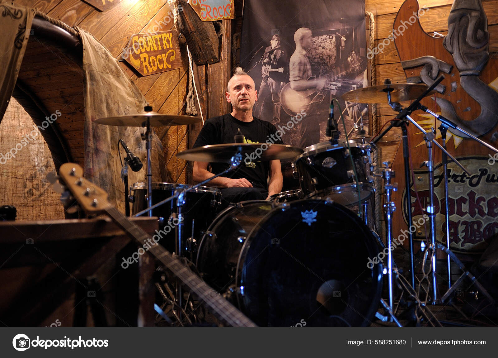 Old Man Drummer Playing Drums Stage Small Art Cafe December — Stock ...
