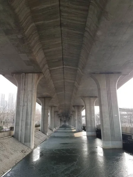 the bridge in the city of the most polluted building in the morning ...