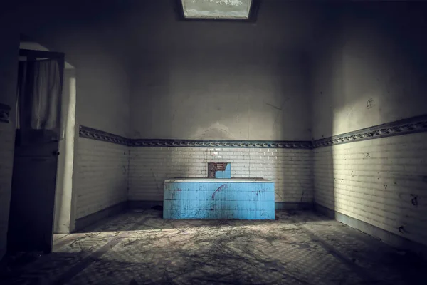 Bloody bathtub Stock Photos, Royalty Free Bloody bathtub Images ...