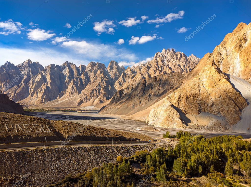 Mezmerizing View Of Passu Cones Mountains, Gilgit jalá, Pakistán 2022