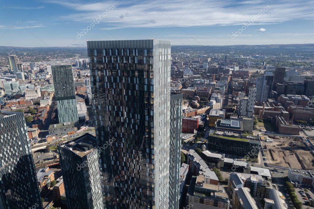 Manchester City Centre Drone Vista aérea por encima del edificio ...