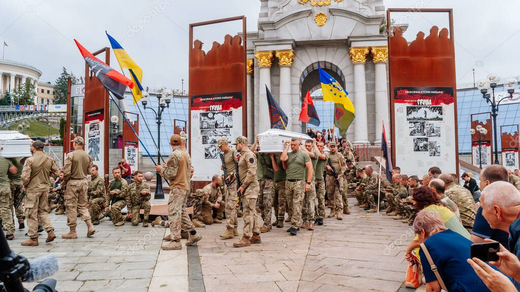 Kiev, Ukraine, 5 August 2022: farewell to the hero, solemn funeral and ...