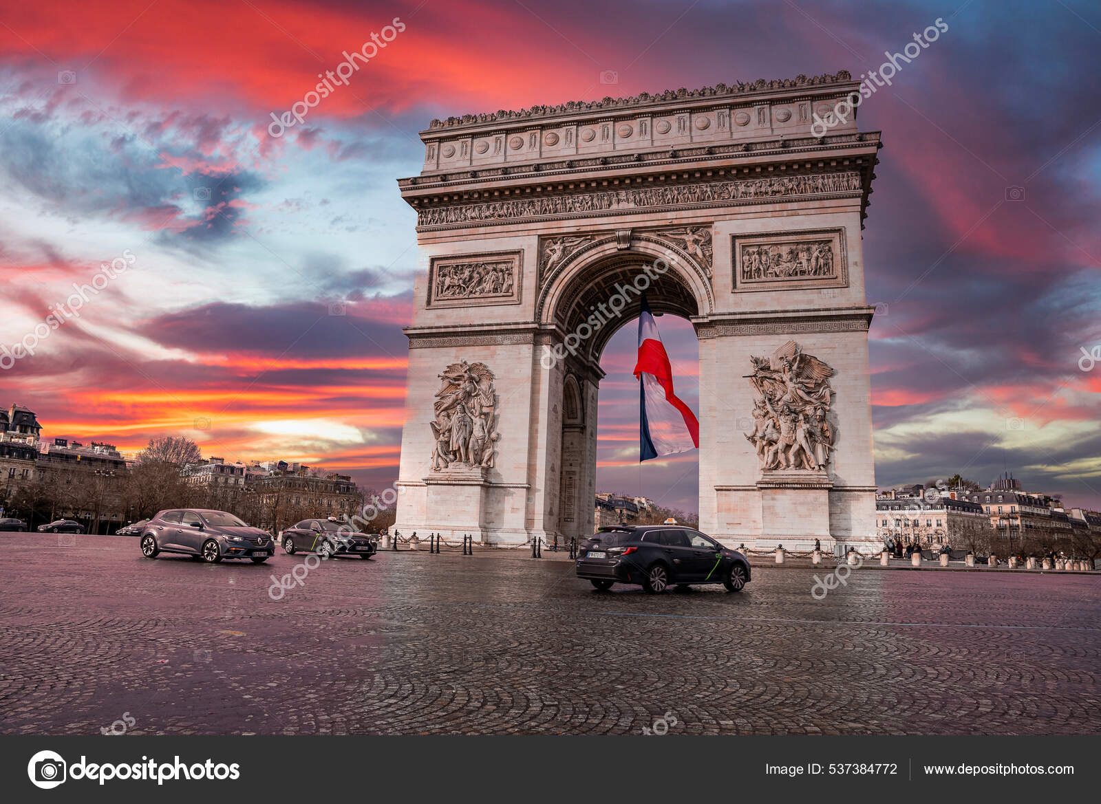 Arc De Triomphe At Sunset