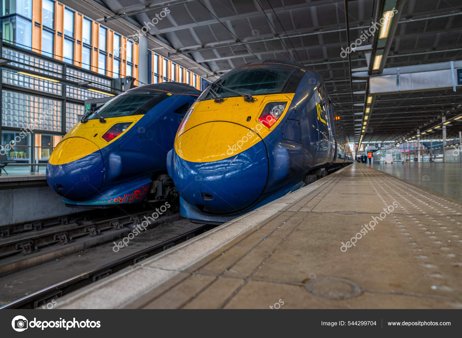 The British Rail Class 395 Javelin high speed trains at station — Stock ...