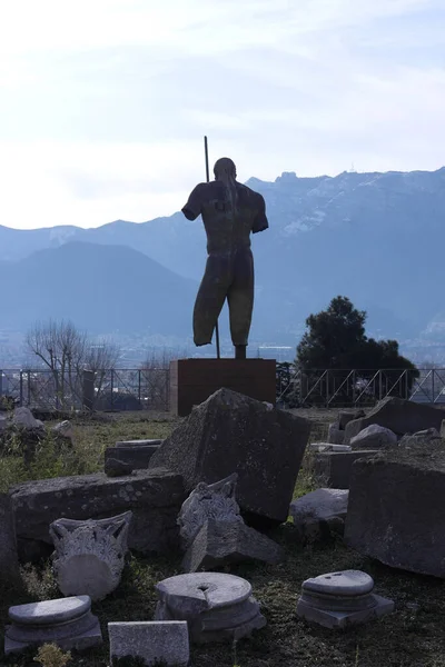 Figura escultura de bronce post moderno cuerpo torso truncado humano ...