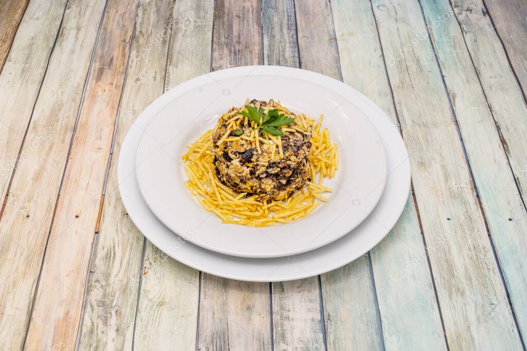 sangre cocida, generalmente de cerdo, de color caoba oscuro. Por lo ...