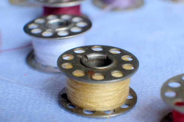 Round bobbin fotos de stock, imágenes de Round bobbin sin royalties ...