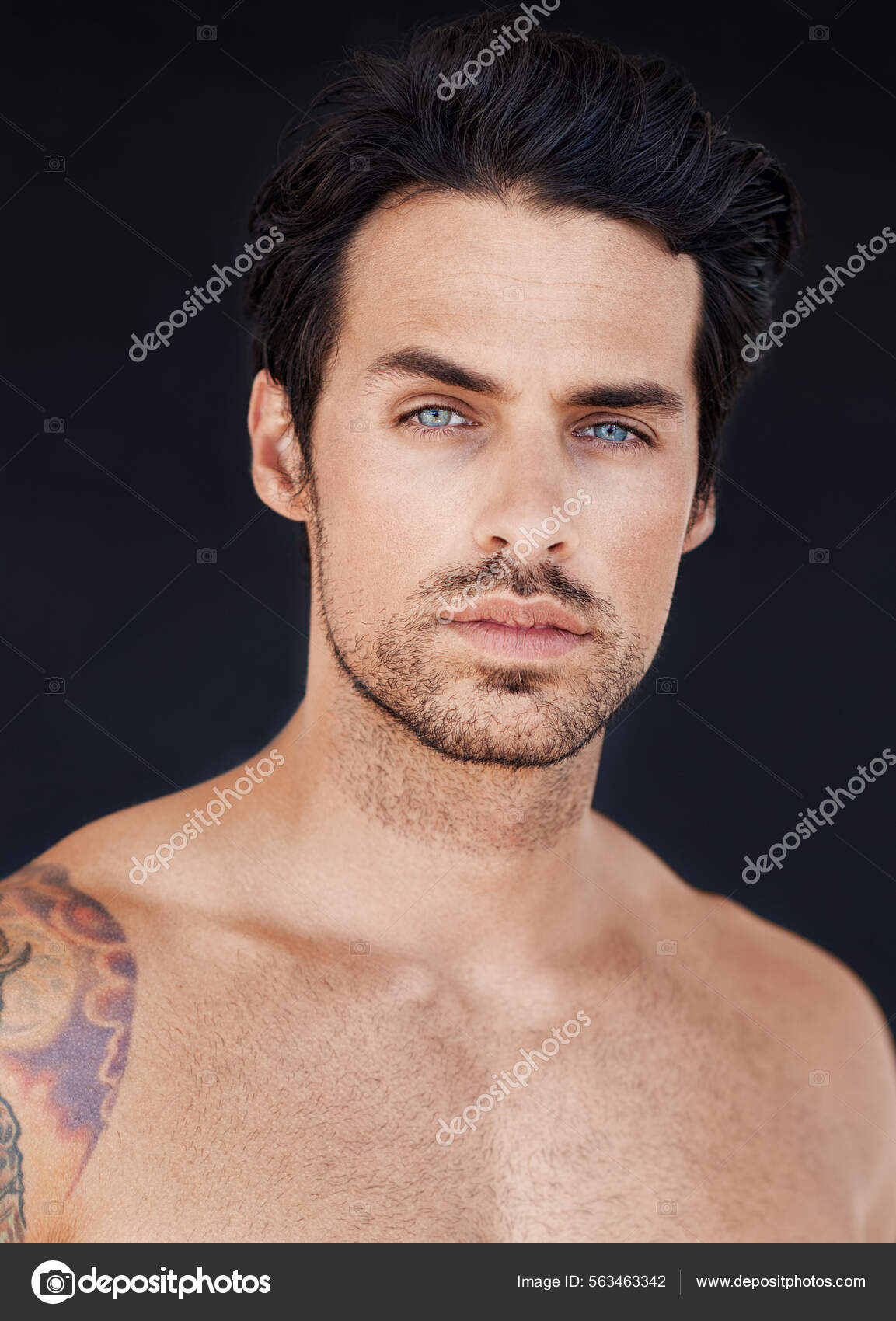 Looking straight through you with those sparkling blue eyes. Portrait ...