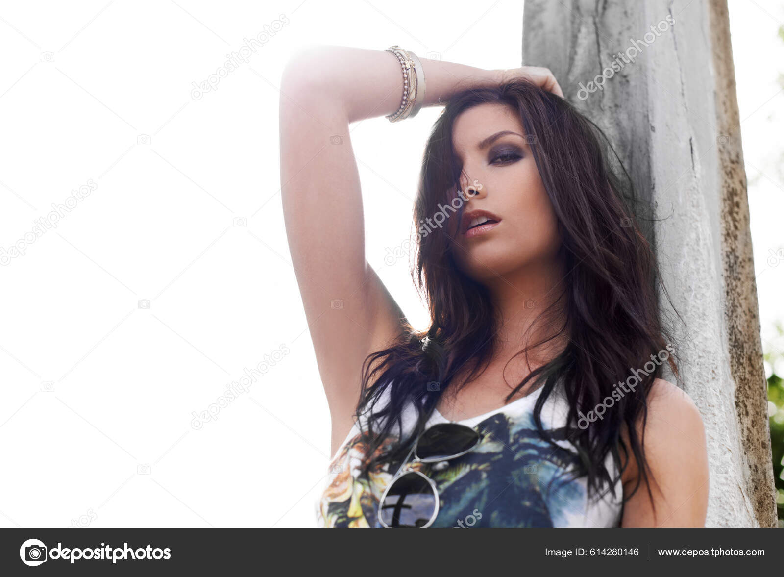 Urban Appeal Gorgeous Young Woman Standing Her Hand Her Hair — Stock Photo © PeopleImages.com ...